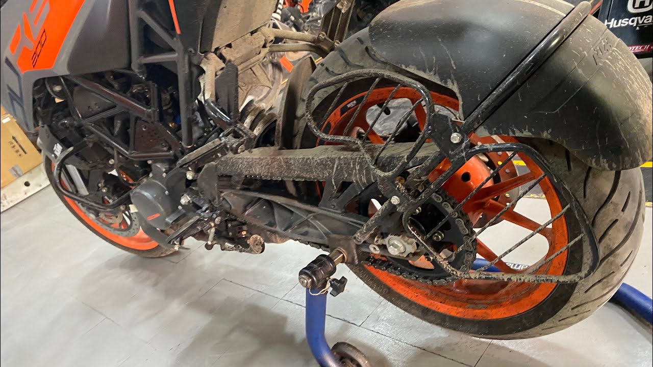 KTM chain looping and cleaning at service centre - YouTube