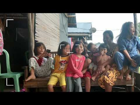 kenangan  keluarga...lg dimakam wak Heri