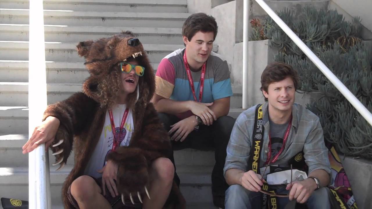 Back Stage @ Comic-Con: The 'Workaholics' Talk Acting - YouTube