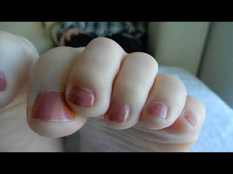 Cute Japanese toe scrunching + soles closeup (Hina | 24yo | 23.5cm)