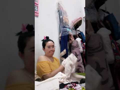 Tante girang montok buka Baju semuanya 