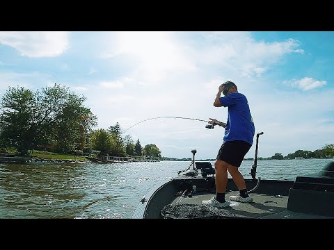 Big Fish Pulls My Boat Around! (Tough Fishing) - YouTube