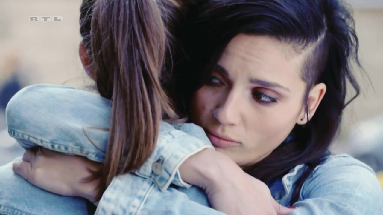 Anni & Jasmin Something just like this - YouTube