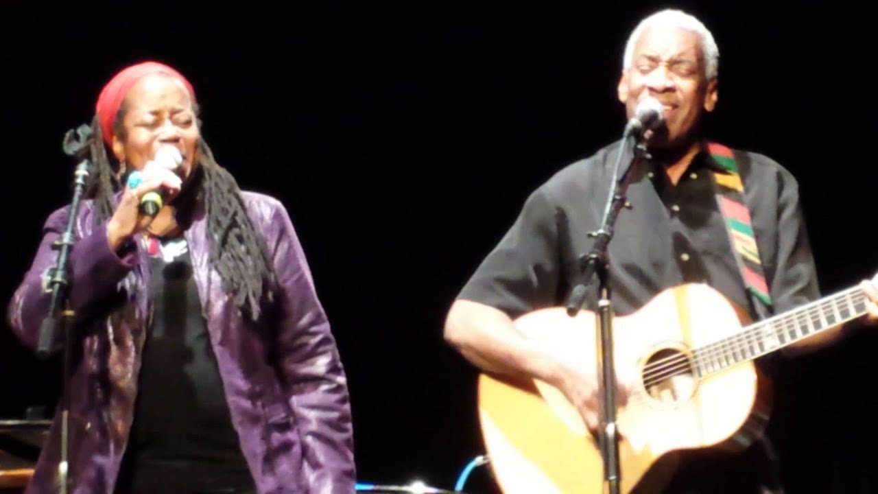 Kim and Reggie Harris / Phil Ochs - YouTube