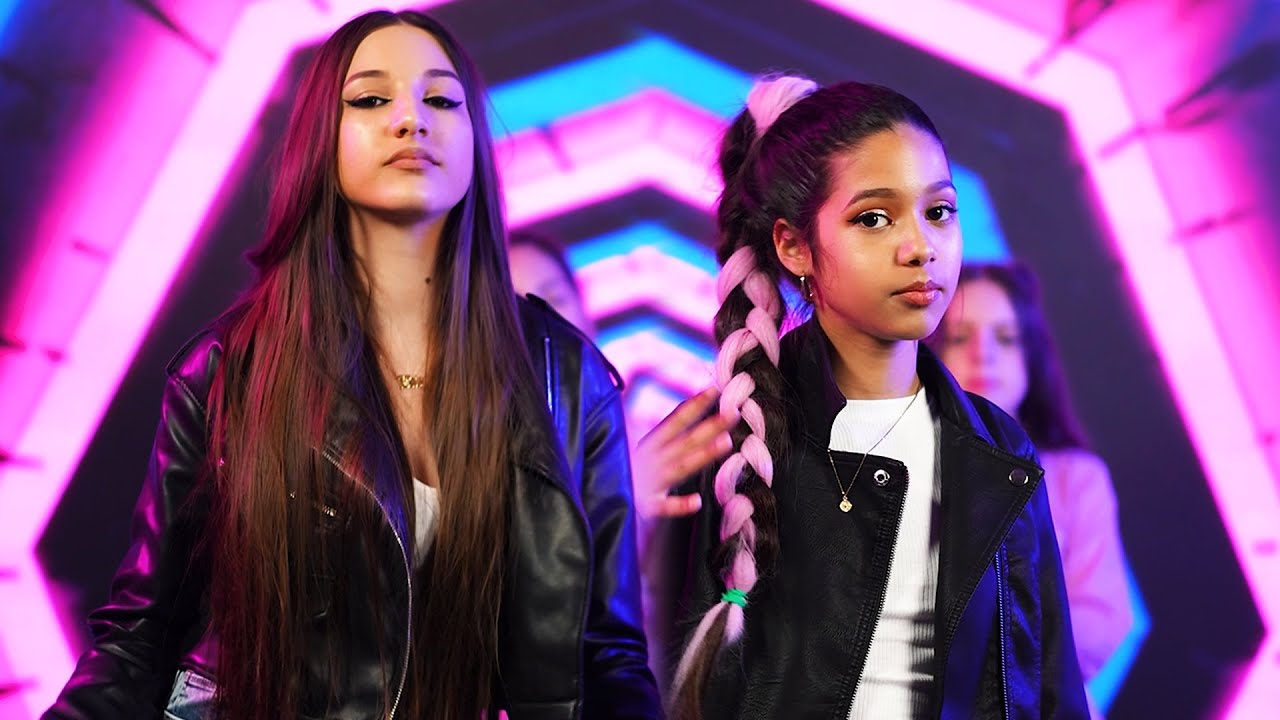 Sara & Yasmina - Fata lu' Tati [Official Video] 2023 - YouTube