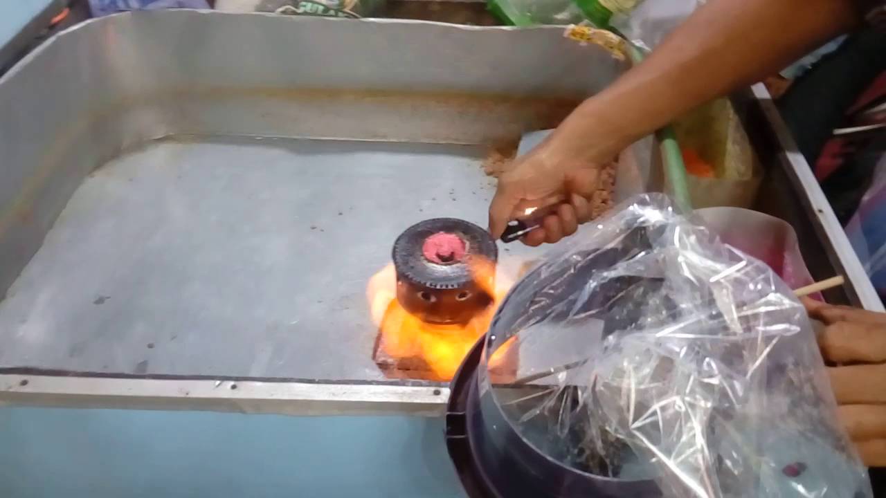 Gula kapas/cotton candy Indonesia Street Snack - YouTube
