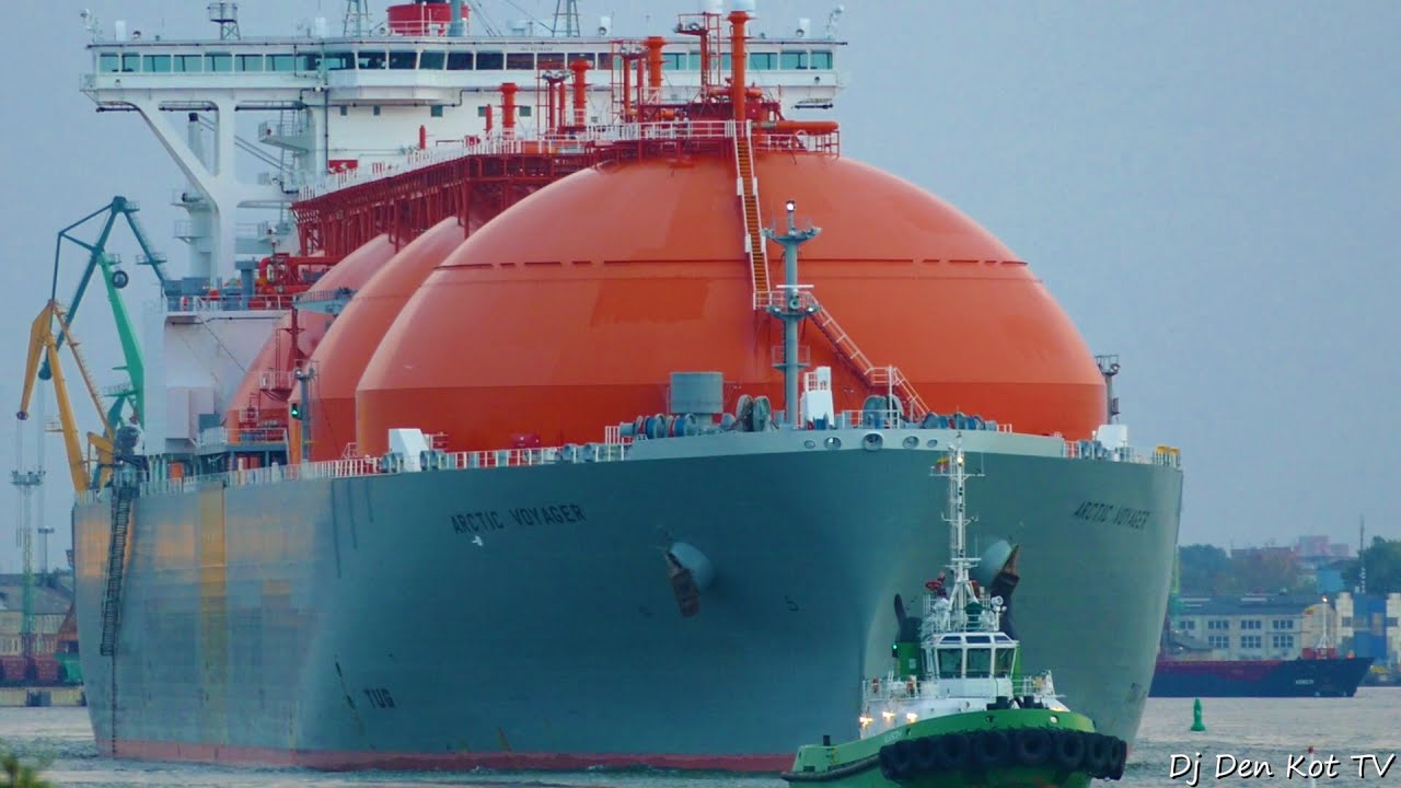Arctic Voyager (LNG Tanker) leaving Klaipeda Port - YouTube