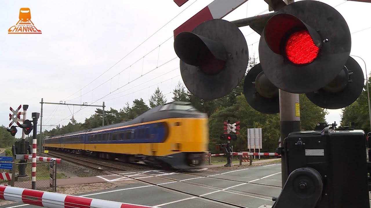 DUTCH RAILROAD CROSSING - Nunspeet - Eperweg - YouTube