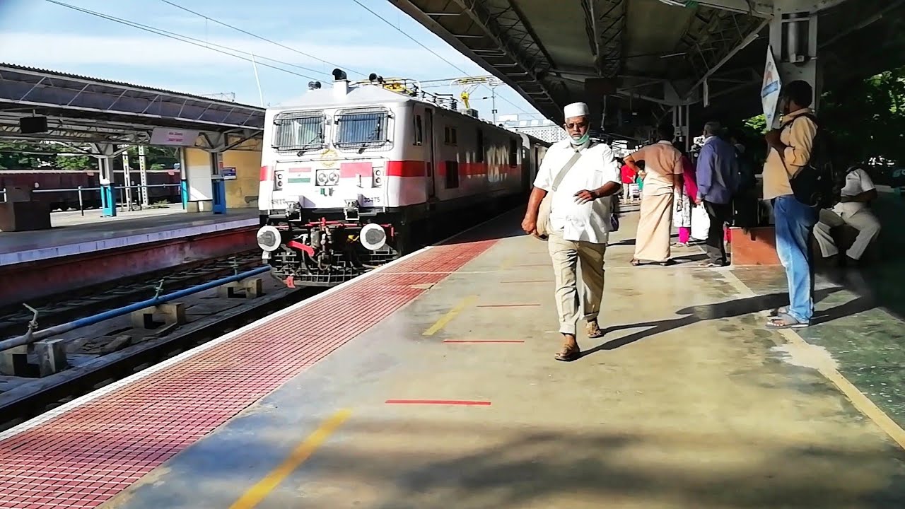 DINDIGUL RAILWAY STATION Arriving 02636 VAIGAI EXPRESS Covid19 Special ...