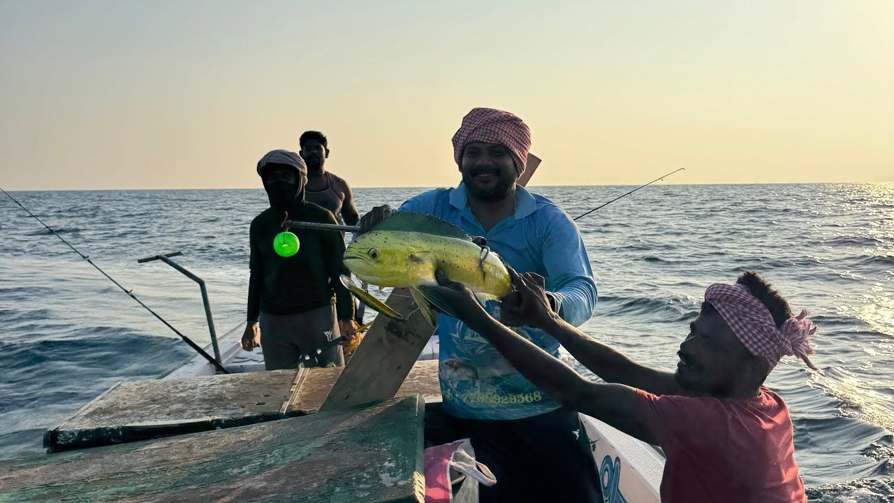 Amazing 🤩 2Days Stay In Deep Sea | Caught Lot Of Tuna Fish | Toughest ...