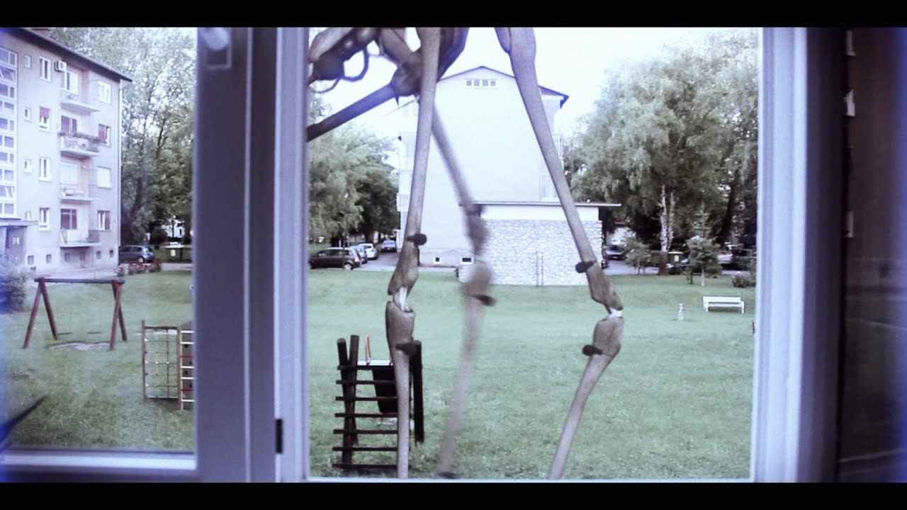 Half Life Strider in Real Life - YouTube