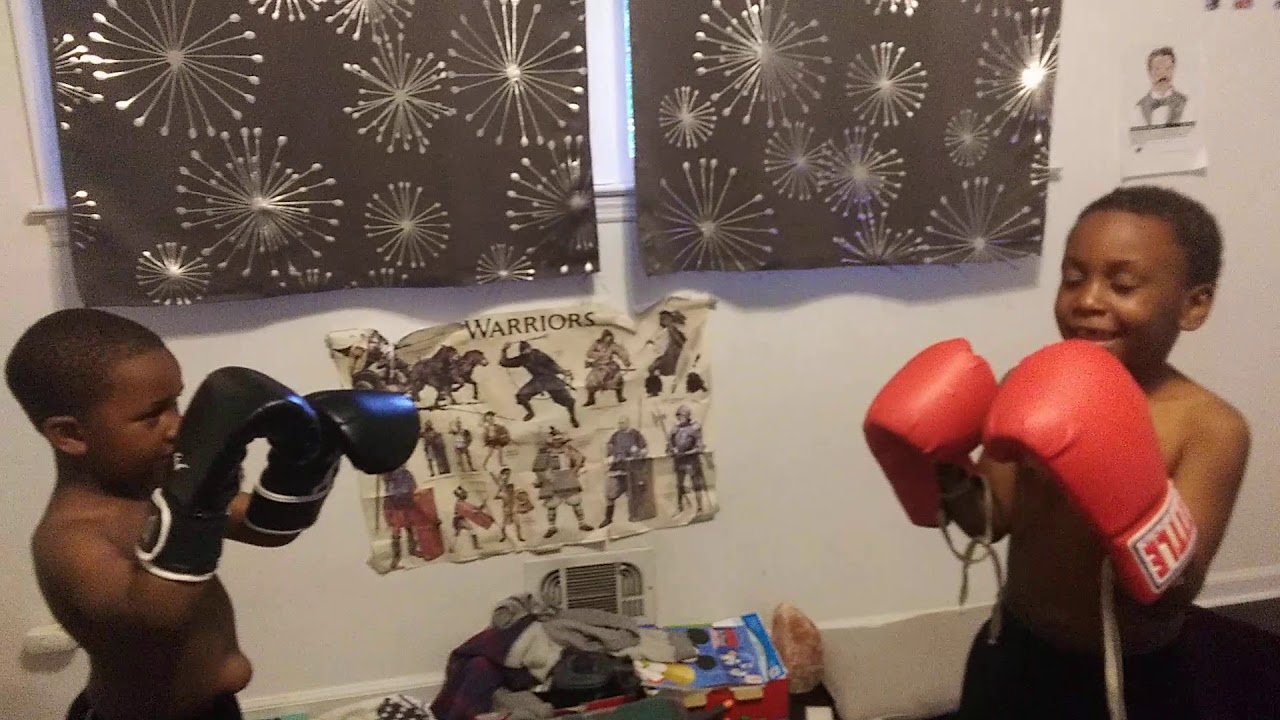 Rakim vs hockey boxing - YouTube