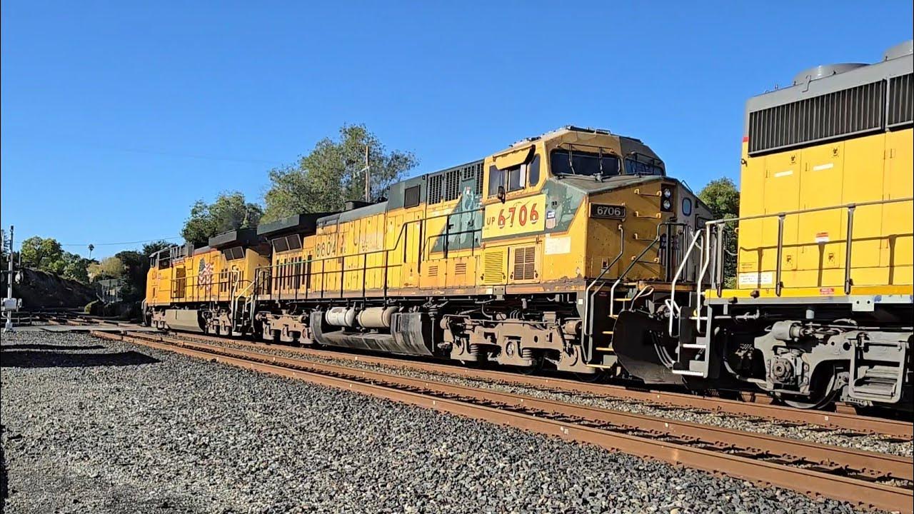 Union Pacific MRVOA Train at Bayfront Park with UP #6706 CNW Unit #unionpacific - YouTube