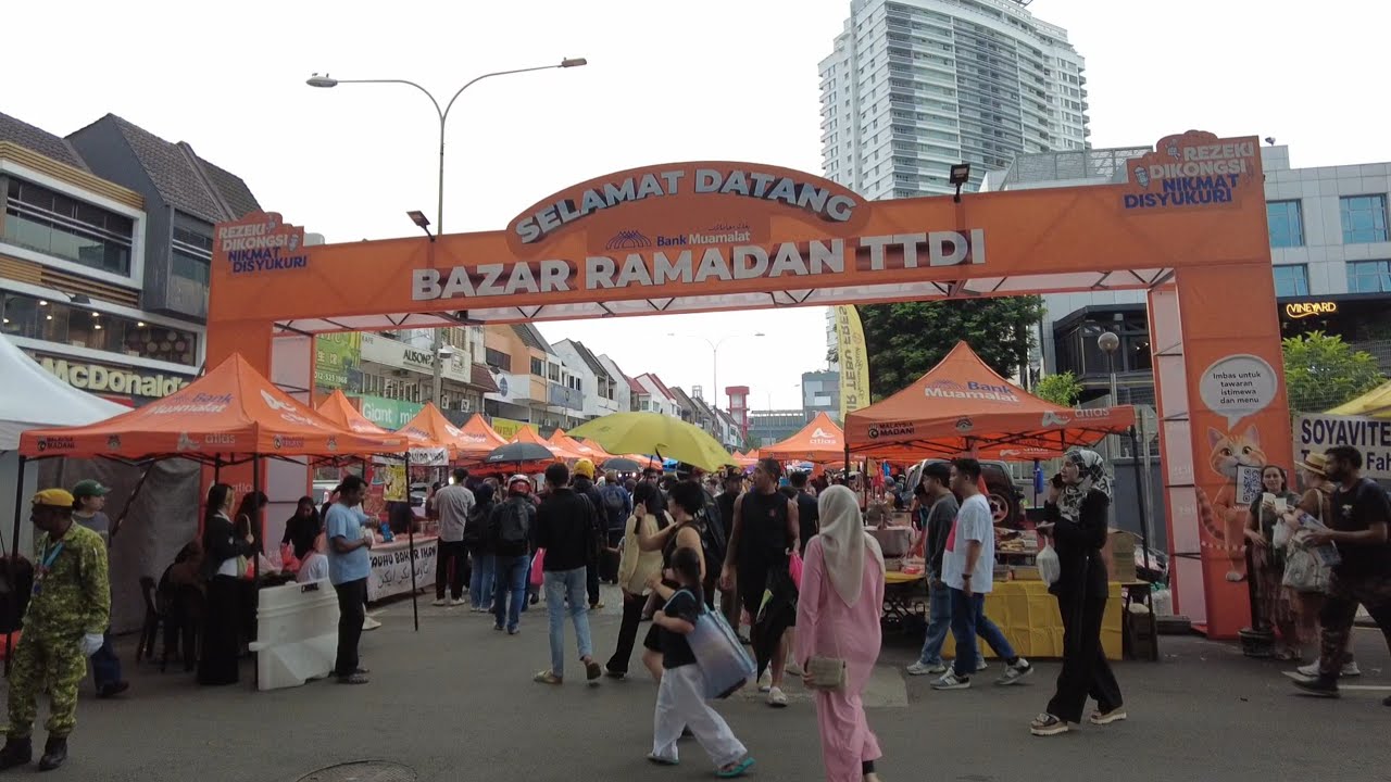 suasana Bazaar Ramadhan TTDI 2025 - YouTube