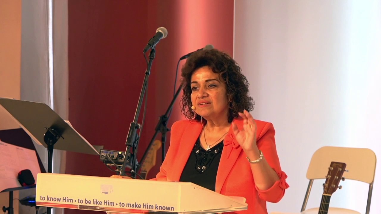 Yvette Isaac preaching at Solomon's Porch Church in Hong Kong - YouTube