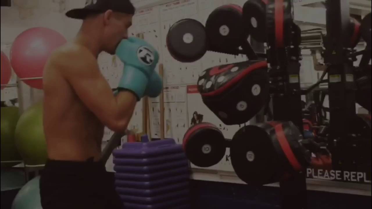 Peacocks boxing workout with MMA fighter Mike hales - YouTube