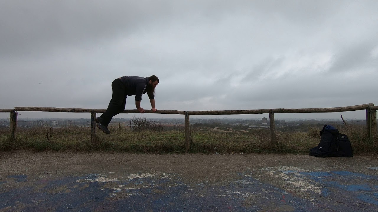 Parkour training Vaulting - YouTube