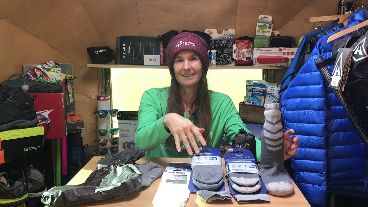 WINTER HIKING | KEEPING YOUR FEET DRY & WARM | 2 FOOT ADVENTURES - YouTube