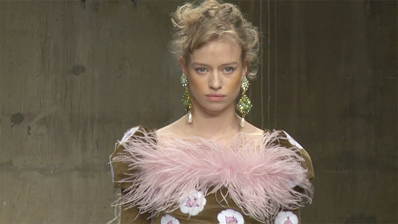 Mimi Wade | Fall Winter 2017/2018 Full Fashion Show | Exclusive - YouTube