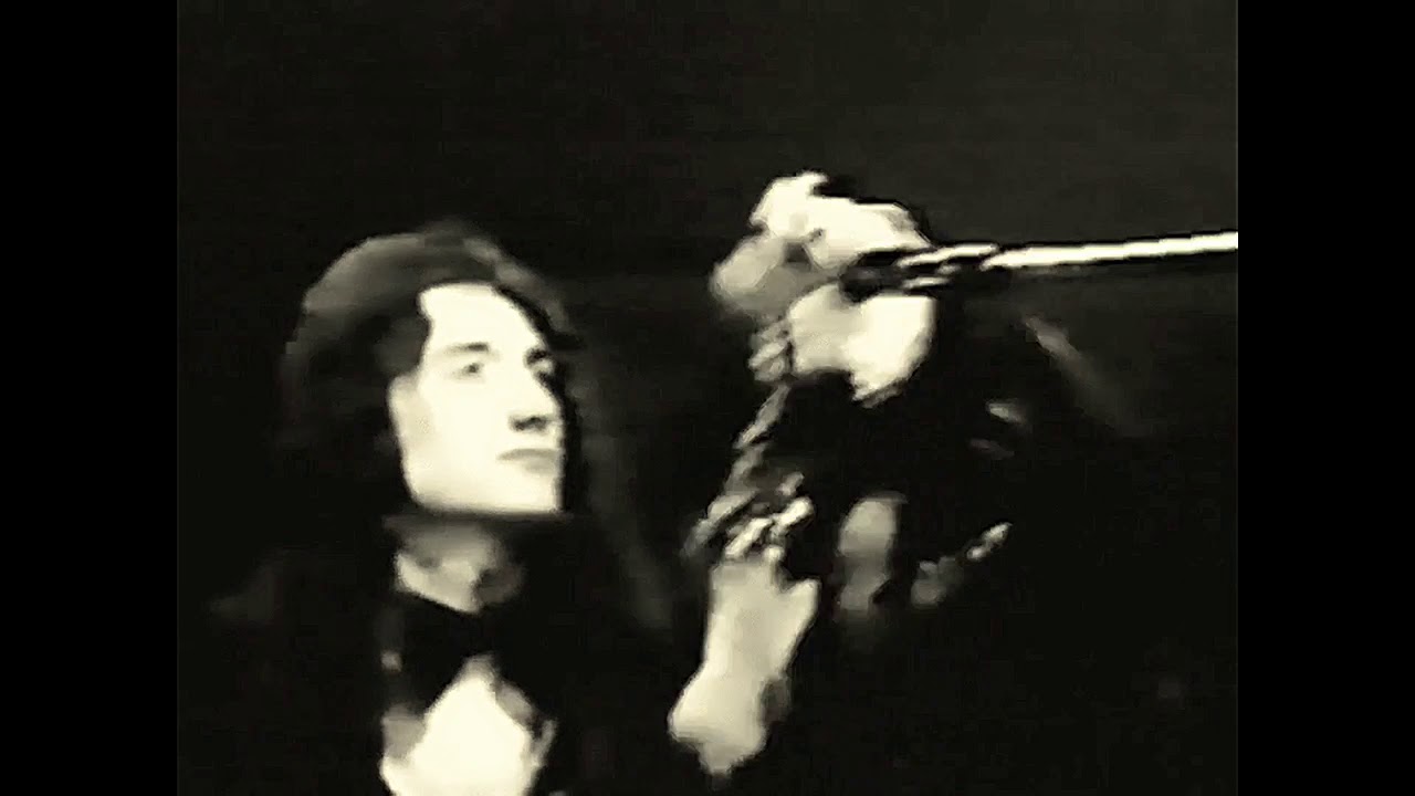 Queen Seven Seas Of Rhye BBC Live 1974 - YouTube
