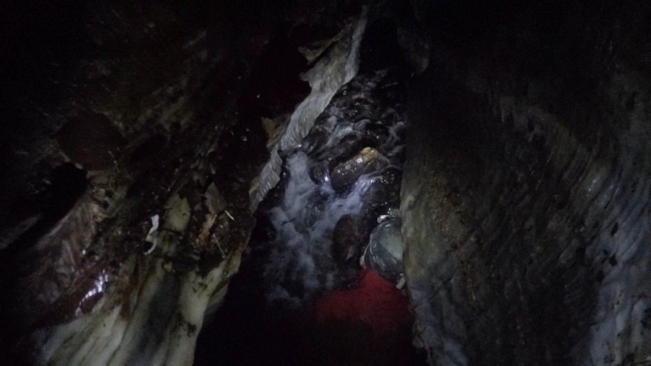 Lanesborough Karst - Coffin & Coon Hollow Caves - YouTube