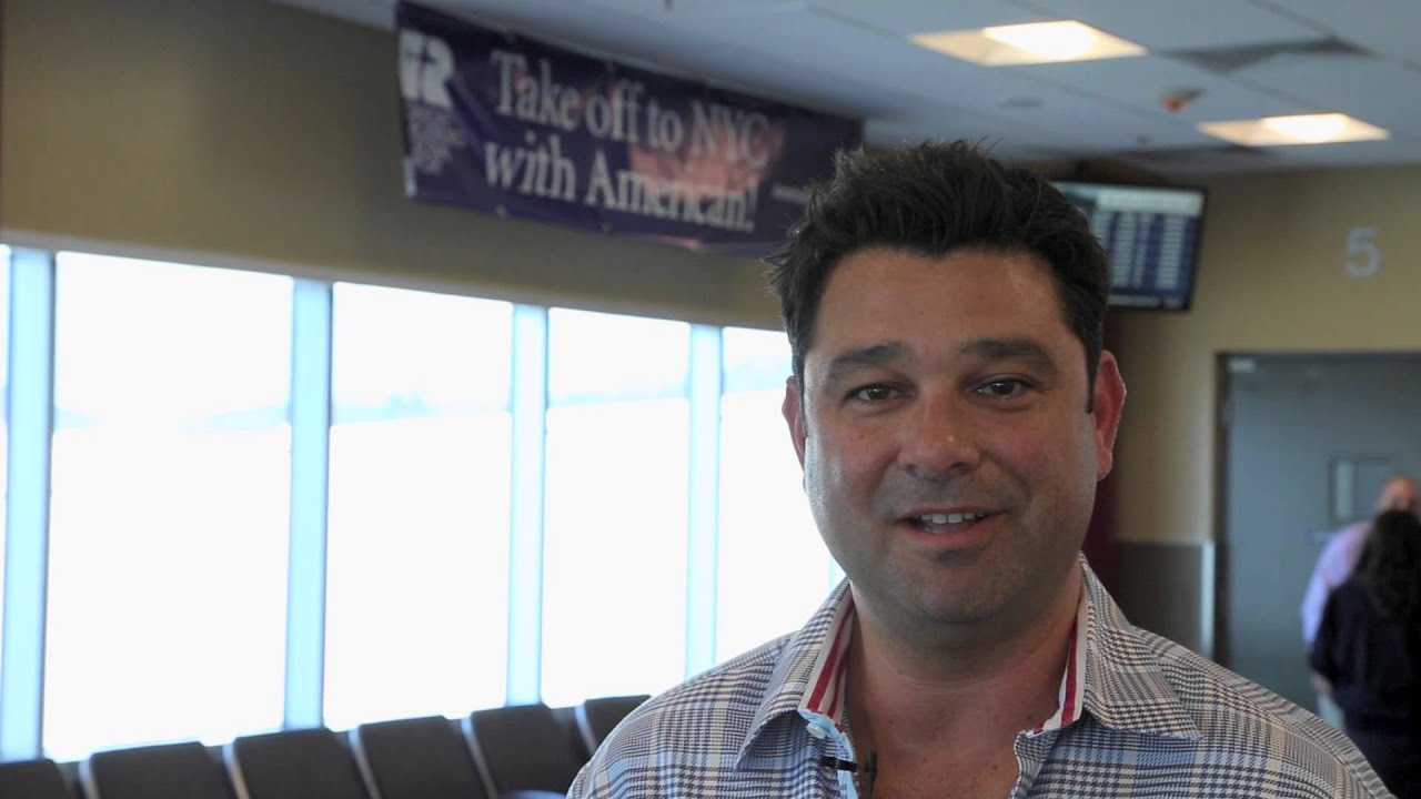 Gregg Goldman uses @AmericanAir between Roanoke & NYC! #flyROA - YouTube