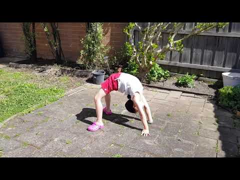 Backbend walk - YouTube