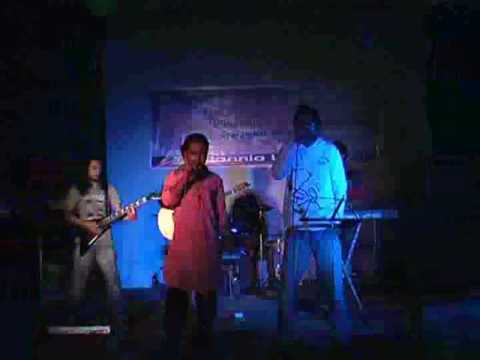 শ্রাবনের মেঘ গুলো জড়ো হলো আকাশে/DIFFERENT TOUCH - YouTube