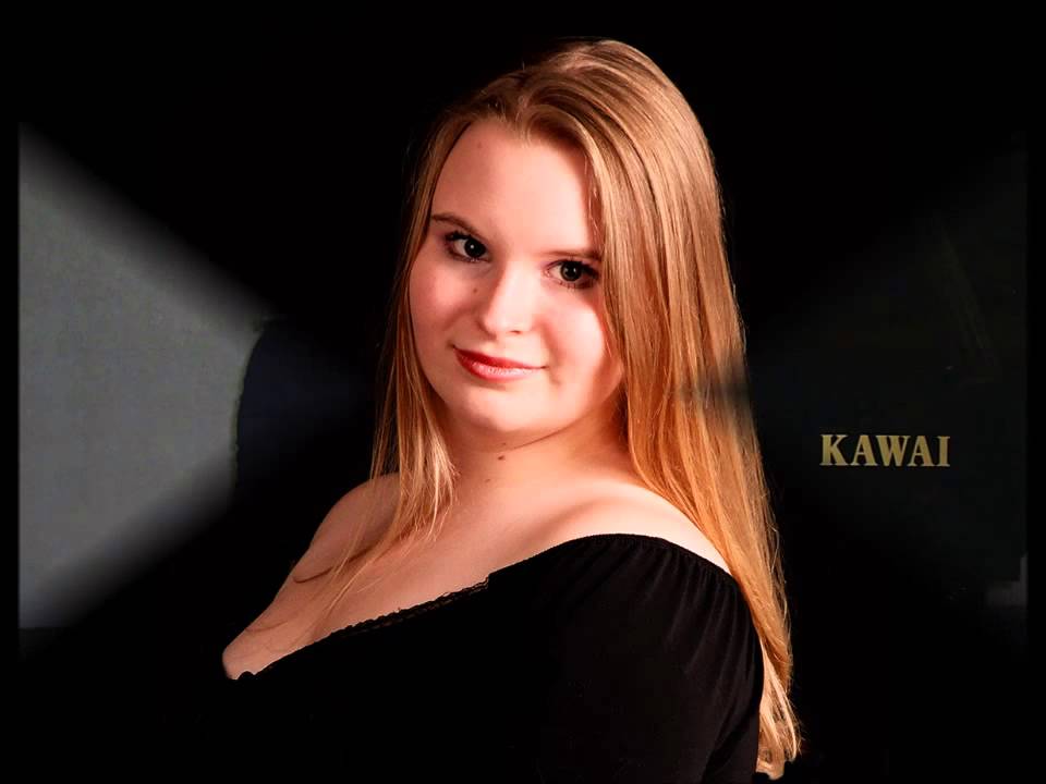 Jessica Marr plays Etude in D by Franz Lizst - YouTube