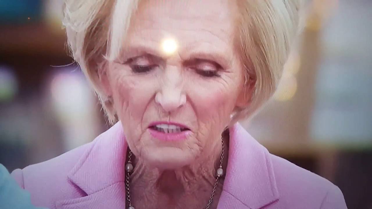GBBO - Mary Berry "Who wants a bit of carpet?" - YouTube