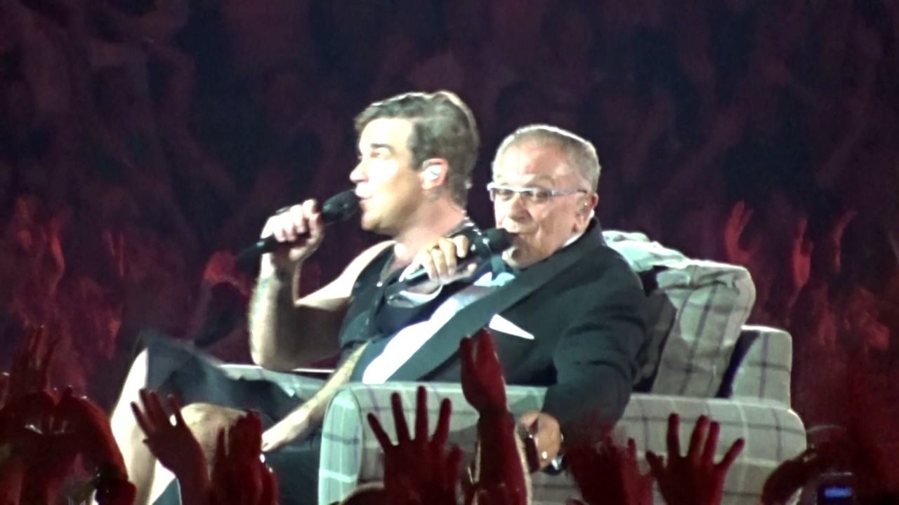 Robbie Williams and Pete Conway - Sweet Caroline at Tele2 Arena ...
