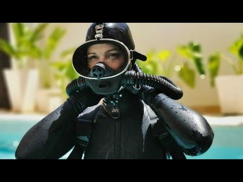 Wondering latex full face gas masks and scuba diving gear dresses - YouTube