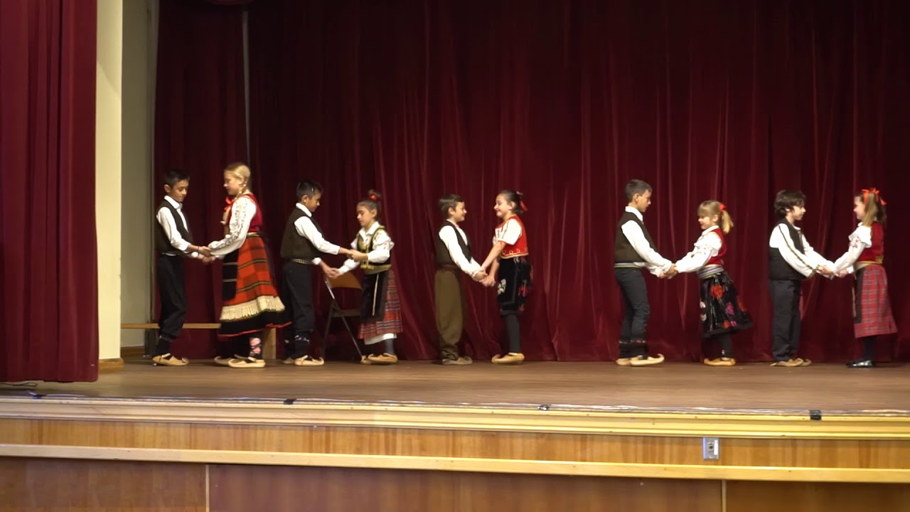 Folklor mala deca - YouTube