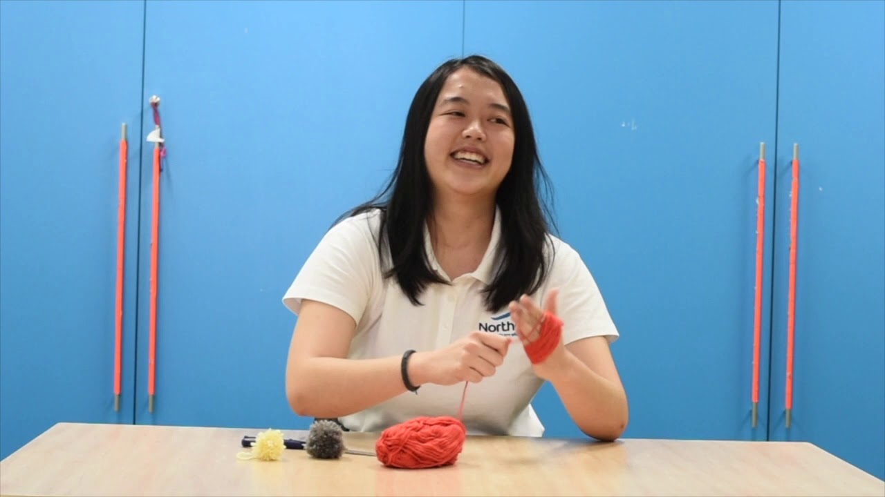 Boredom Busters: How to make pom poms - YouTube