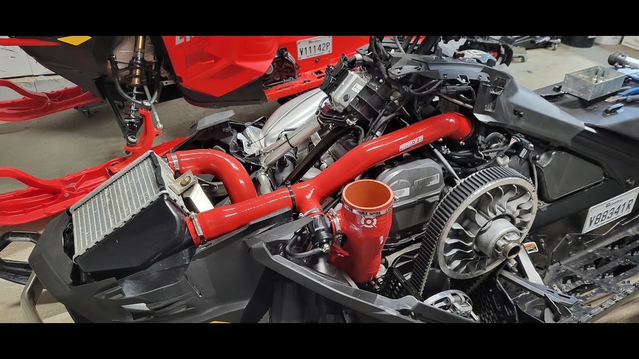 Mach Z 900Turbo R blow off valve and charges tubes installation - YouTube