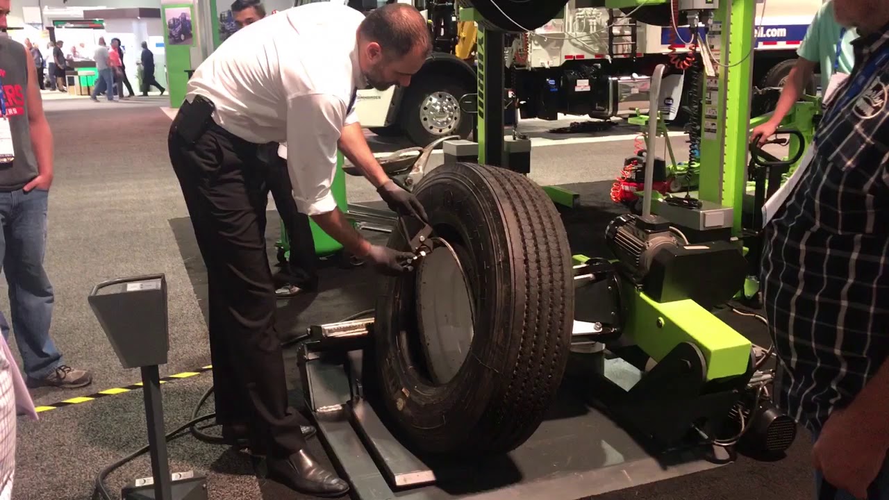 ARI-HETRA Tire Changer Demo at WasteExpo 2019 - YouTube