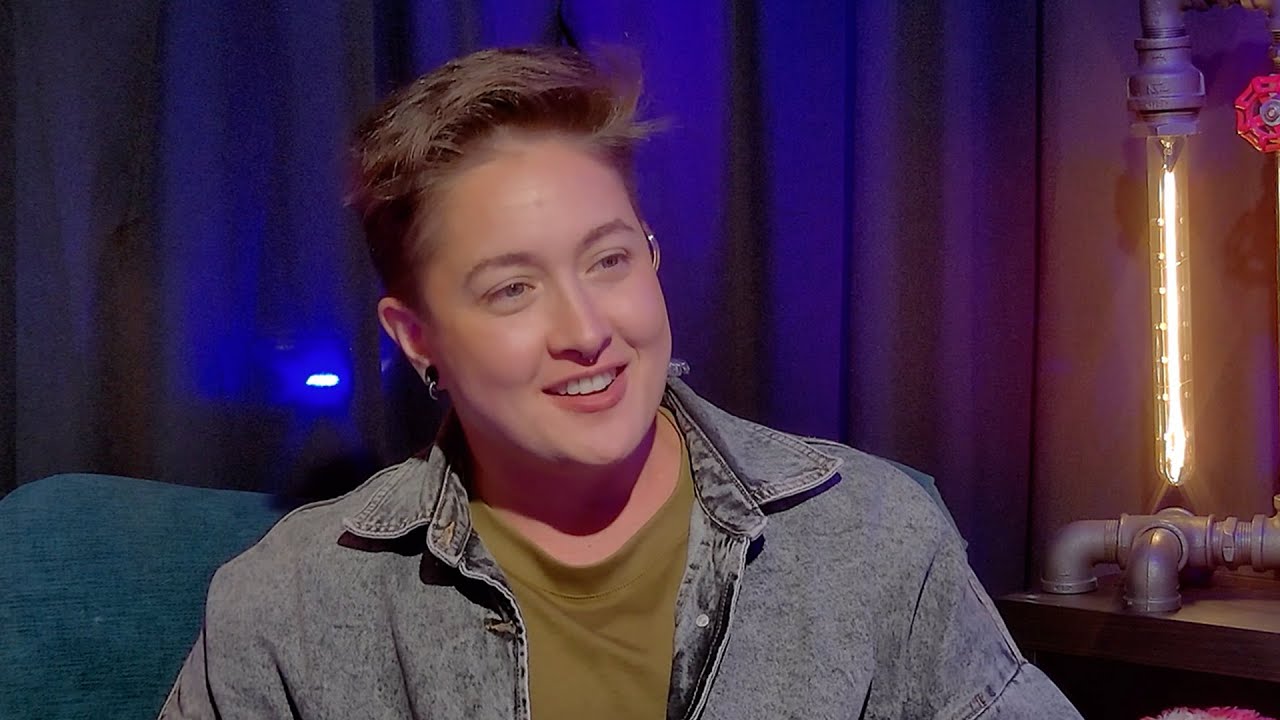 The Paris Munro Experience - Chewing The Cud - S03E36 - YouTube