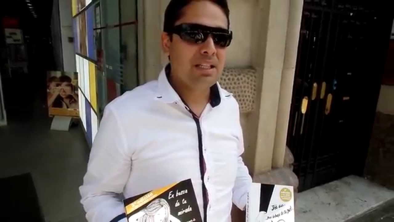 Entrevista a James Sosa (Sant Jordi 2015) - YouTube