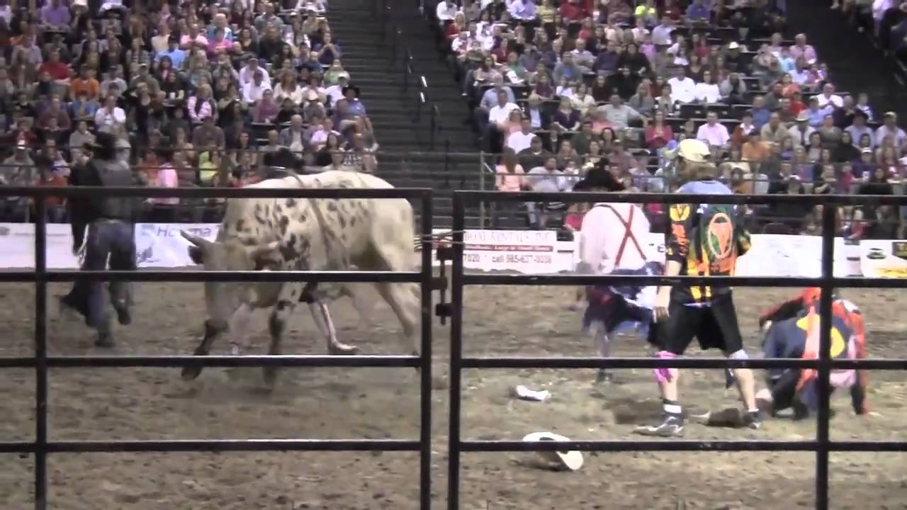 Landis Hooks rides Houma 2011 Fear No Evil - YouTube