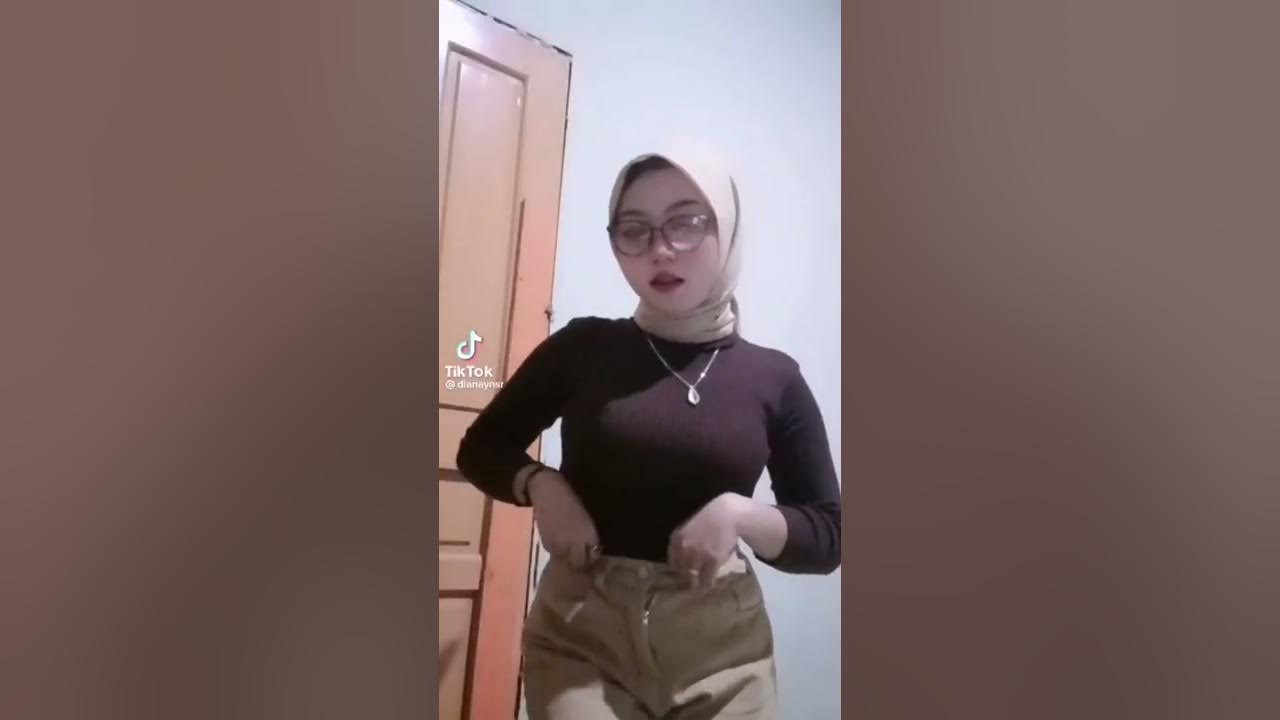 Tiktok jilbab ketat gunung gede - YouTube