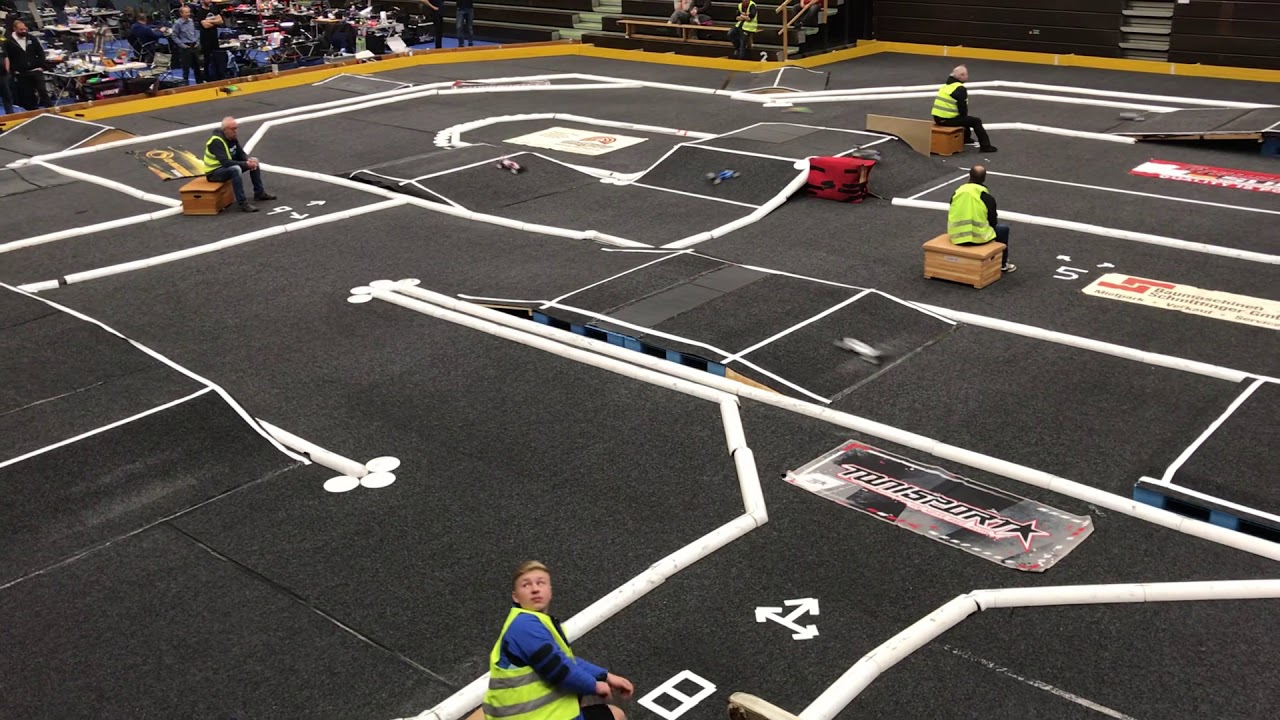 2nd A-Main 4 WD - Halloween RC Car Race 2018 - Köngen - YouTube