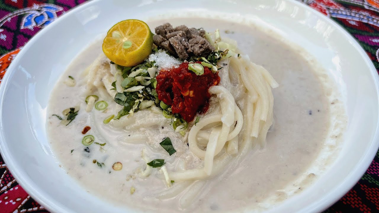Laksa Terengganu Kuah Putih: Famous Malaysian Cuisine - YouTube