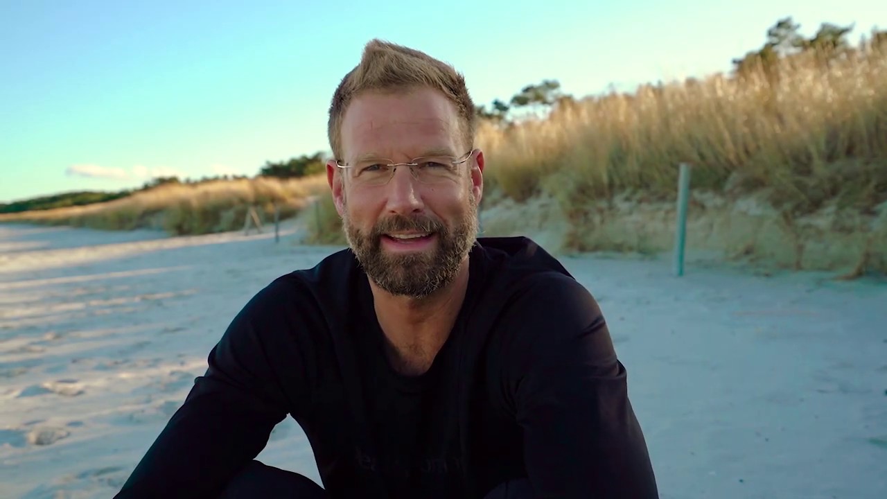 Christian Bischoff empfielt Simon Josef Eckert - Lightup Visuals - YouTube