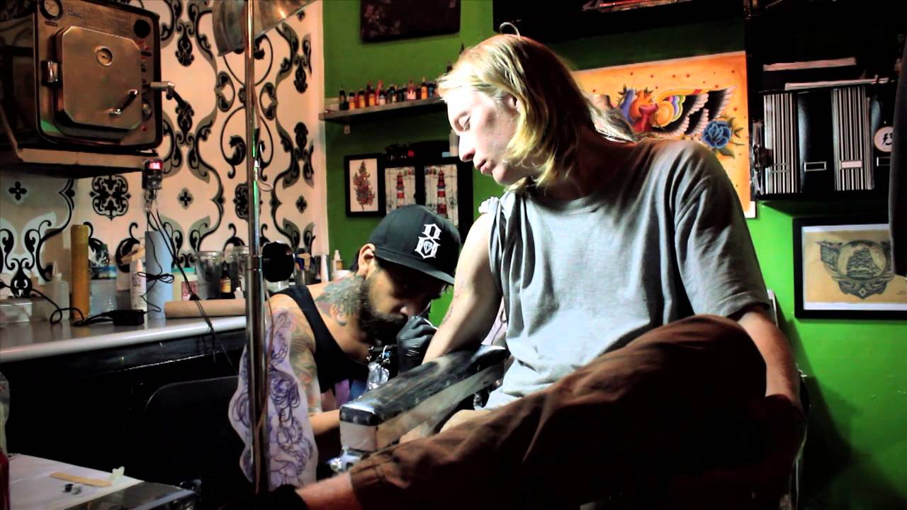 Un minuto en Scream Ink Tattoo Shop / One minute on Scream Ink Tattoo ...