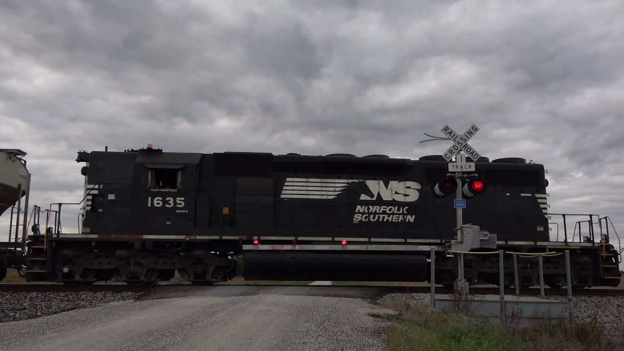 NS High NOSE SD40-2 & NS 4005! Railroad Crossings On The NS Lafayette ...