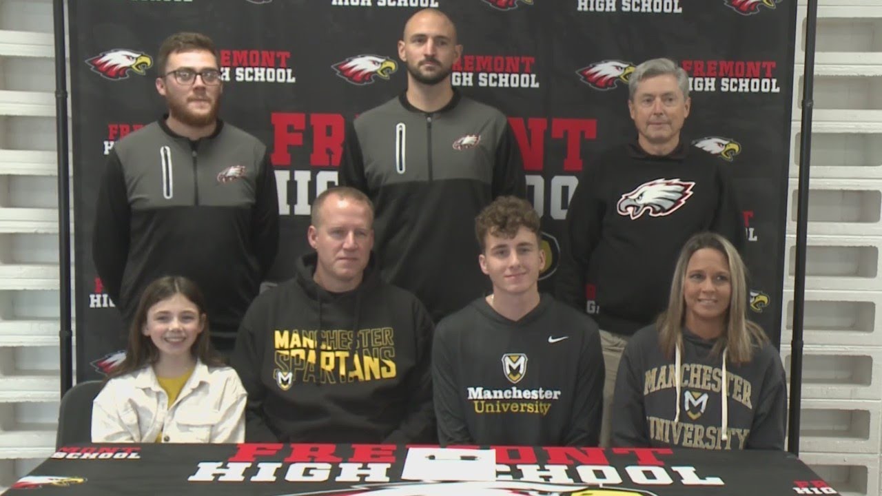 Fremont's Ethan Bontrager signs with Manchester University basketball ...