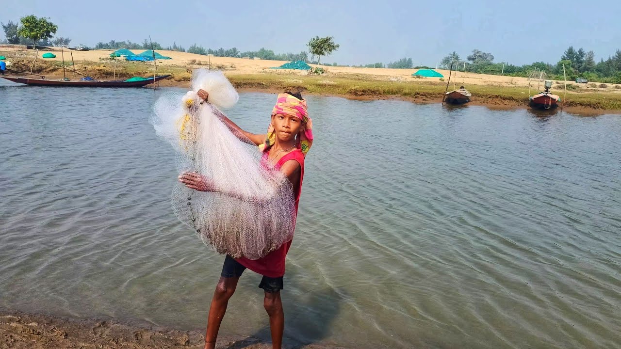 Amazing Hand Fishing Video | Traditional Boy Catching Fish By Hand in ...