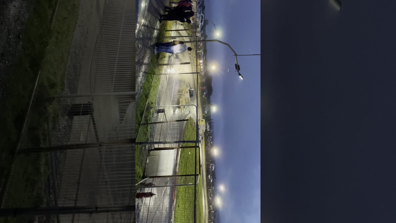 Nutts corner oval raceway caravan race on Boxing Day 26/12/21 - YouTube