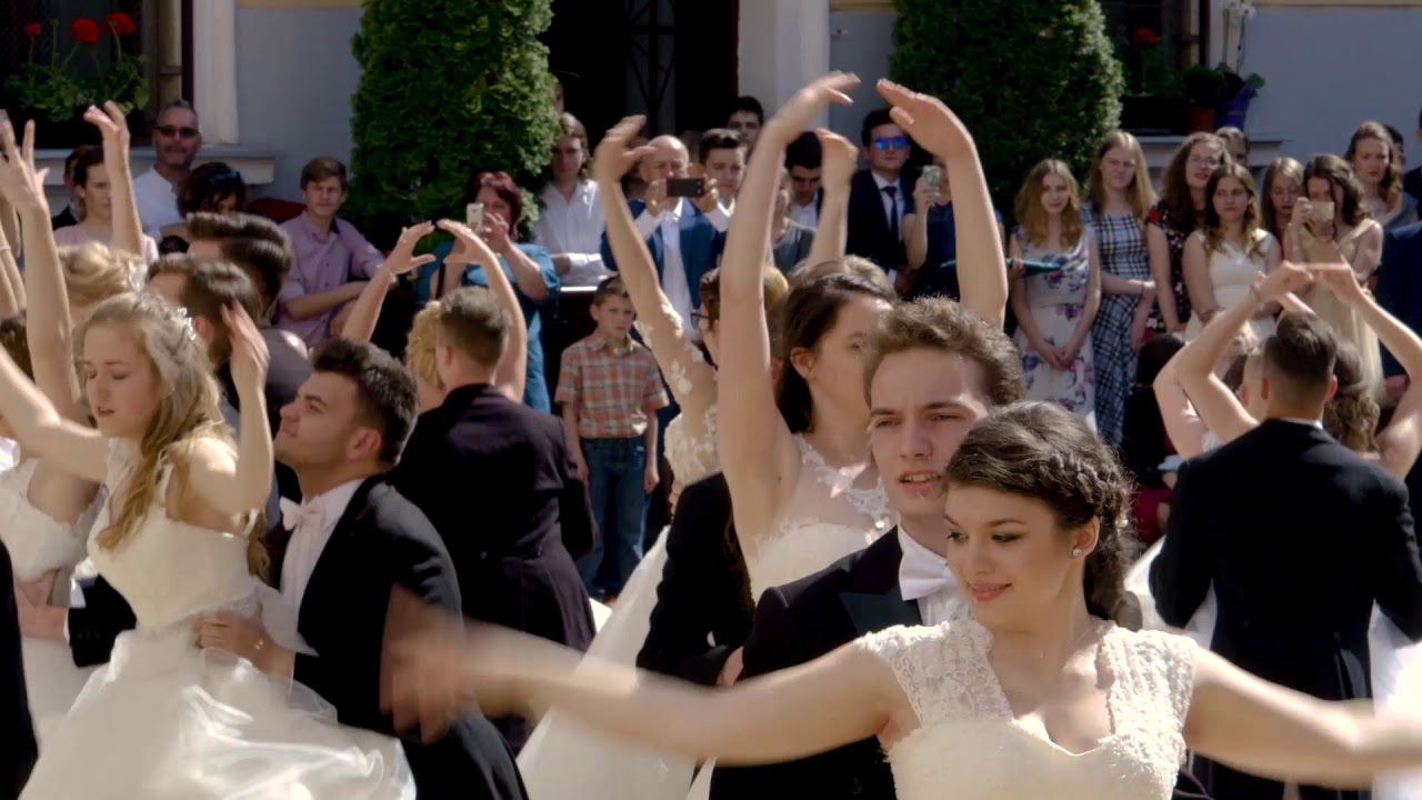 JZsUK – IX. Udvari Bál – 2019. - YouTube