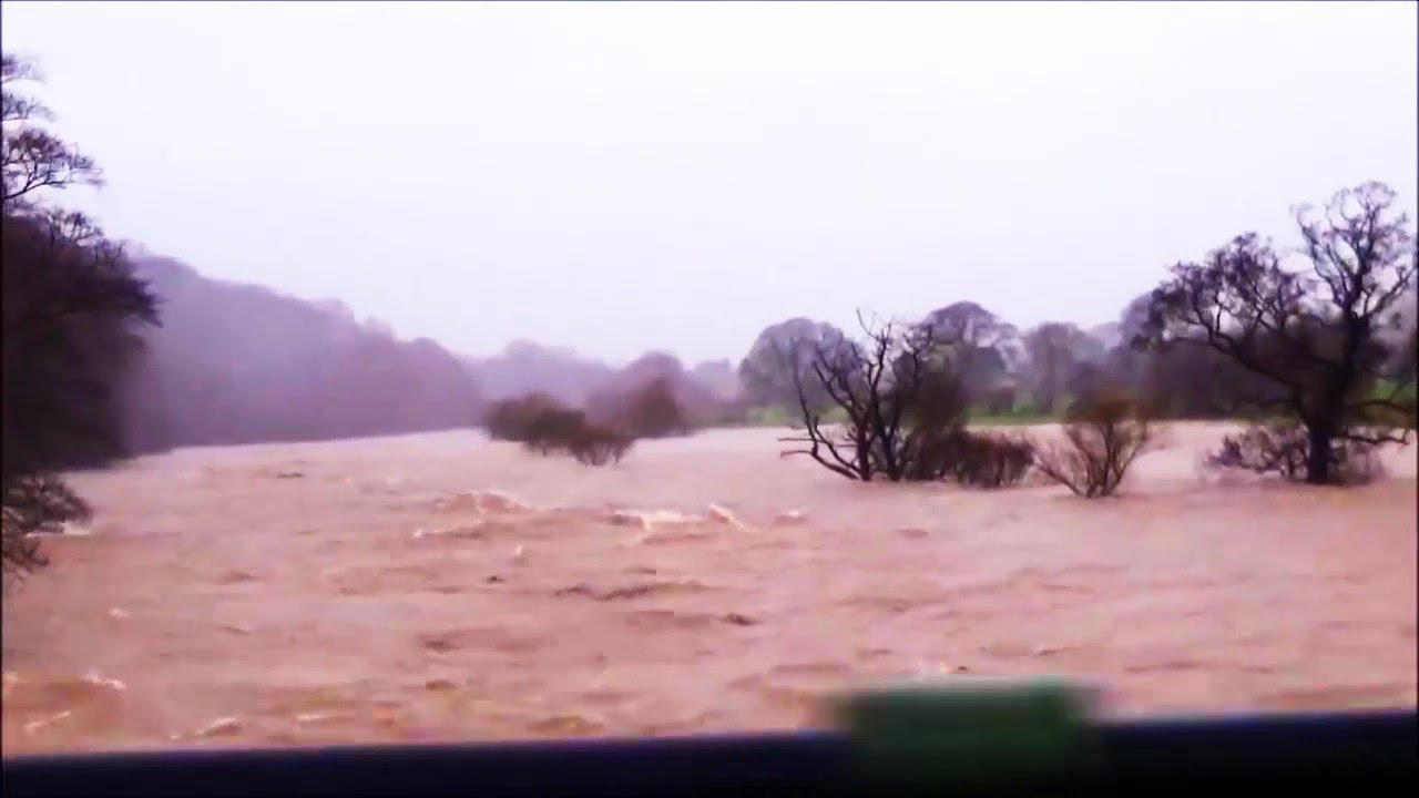 River Lune burst its banks Storm Desmond - YouTube